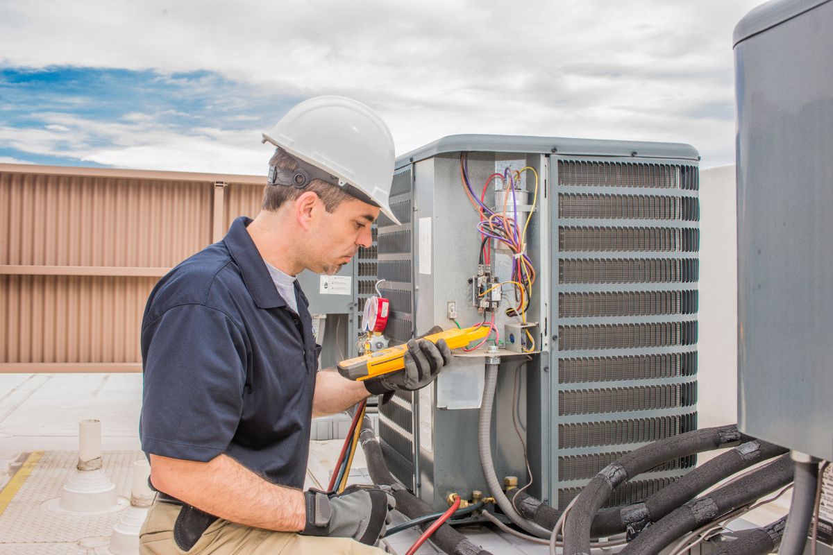 7 Tips to Reduce Indoor Air Pollutants with Regular HVAC Maintenance
